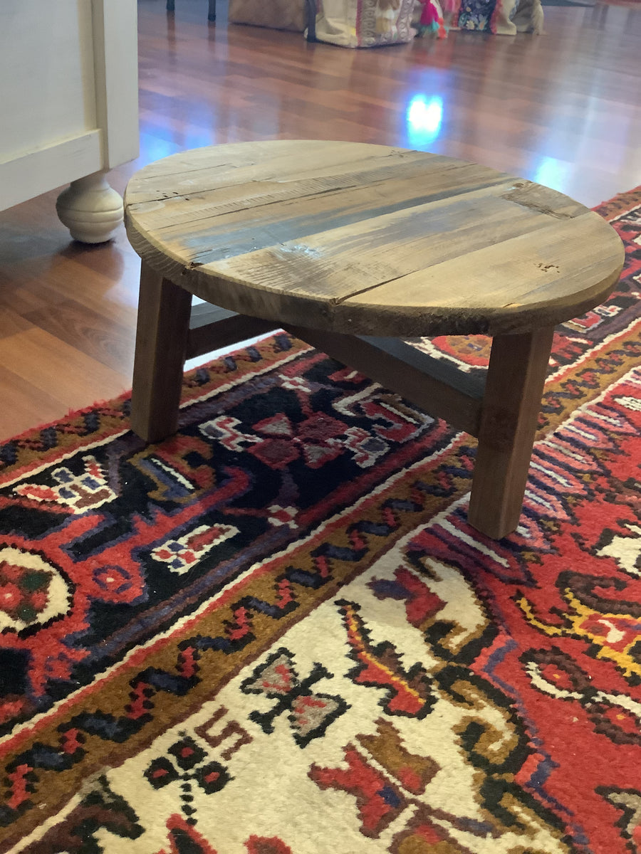 Round Table Top Riser – Claire & Schuster