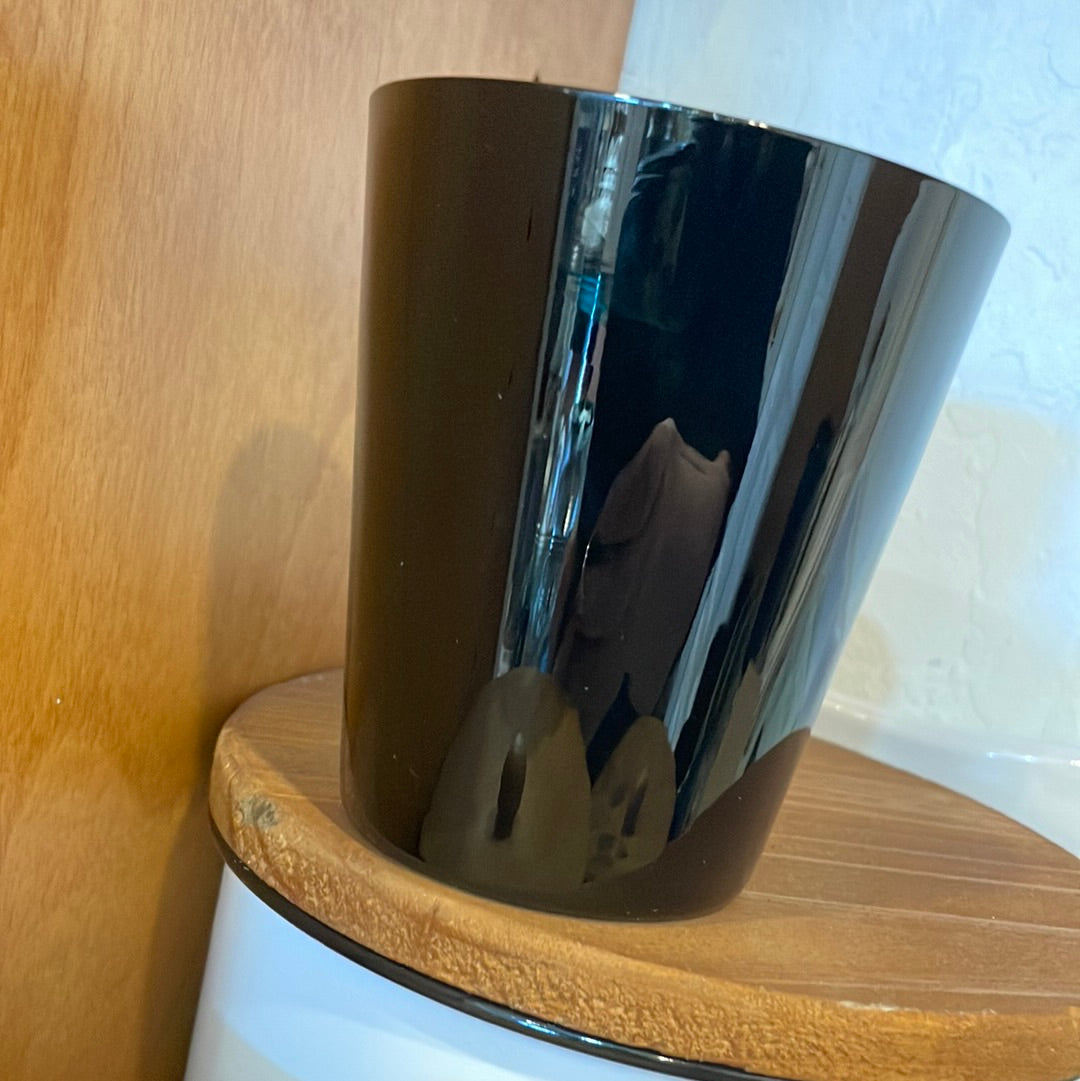 Black Glassware – Claire & Schuster